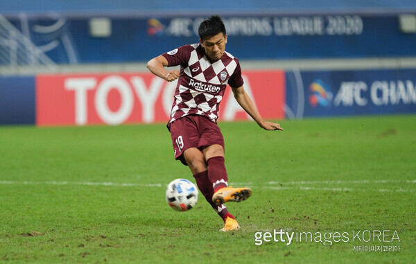Vissel Kobe's star kicked the billboard and apologized